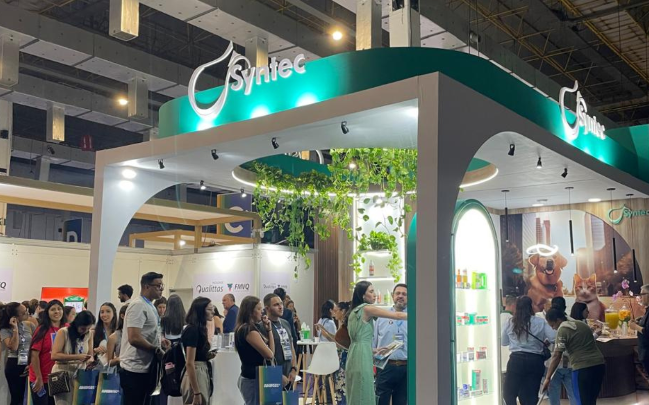Syntec marca presença no Animal Health Expo Fórum 2025 com inovações e ...
